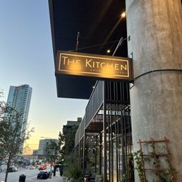 THE KITCHEN - Updated July 2025 - 53 Photos & 25 Reviews - 400 W 6th St ...