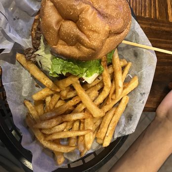 HUGHIE’S - Updated June 2024 - 948 Photos & 1084 Reviews - 1802 W 18th ...