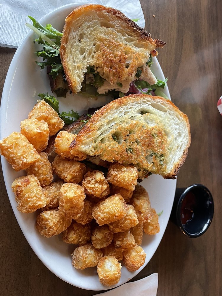 PETER’S BAR AND GRILL - Updated January 2025 - 115 Photos & 165 Reviews ...
