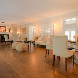 U CENTRE ON COLLEGE - Updated December 2025 - 25 Photos - 386 College ...