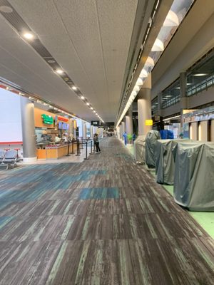 MIAMI INTERNATIONAL AIRPORT - CONCOURSE H - Updated June 2025 - 39 ...