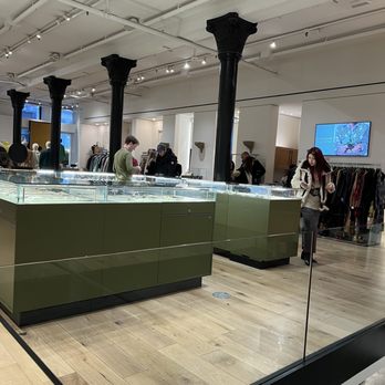 THE REALREAL - SOHO - Updated April 2025 - 242 Photos & 384 Reviews ...