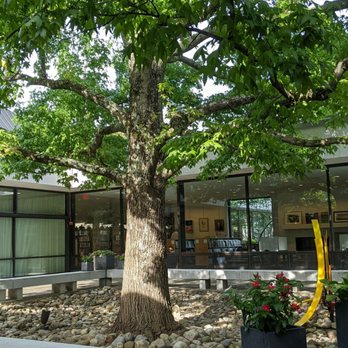 WILTON LIBRARY - Updated December 2025 - 16 Photos - 137 Old Ridgefield ...