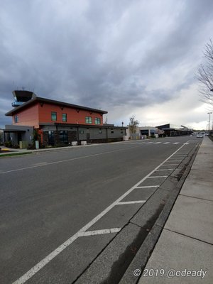 BELLINGHAM INTERNATIONAL AIRPORT - BLI - 93 Photos & 119 Reviews - 4255 ...