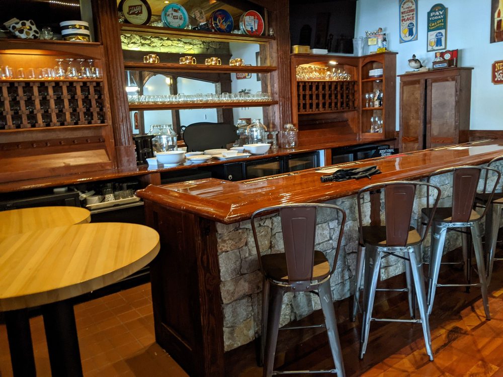 THE HAMLET - Updated June 2025 - 50 Photos & 54 Reviews - 1660 E 71st ...