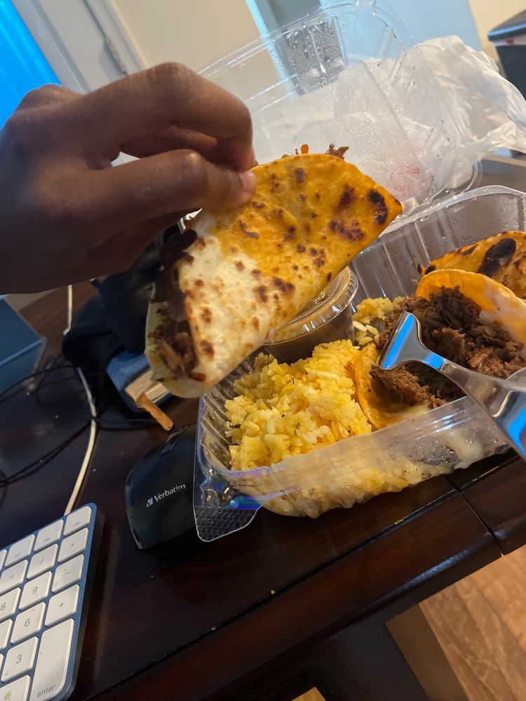 QUENCH CAFE & JUICE BAR - Updated July 2025 - 23 Photos & 43 Reviews ...