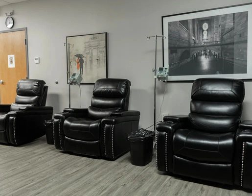 STEVEN W BAAK, MD - Updated December 2025 - 33 Photos - 3440 DePaul Ln ...