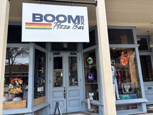 BOOMBOX PIZZA BAR - Updated October 2025 - 47 Photos & 22 Reviews ...