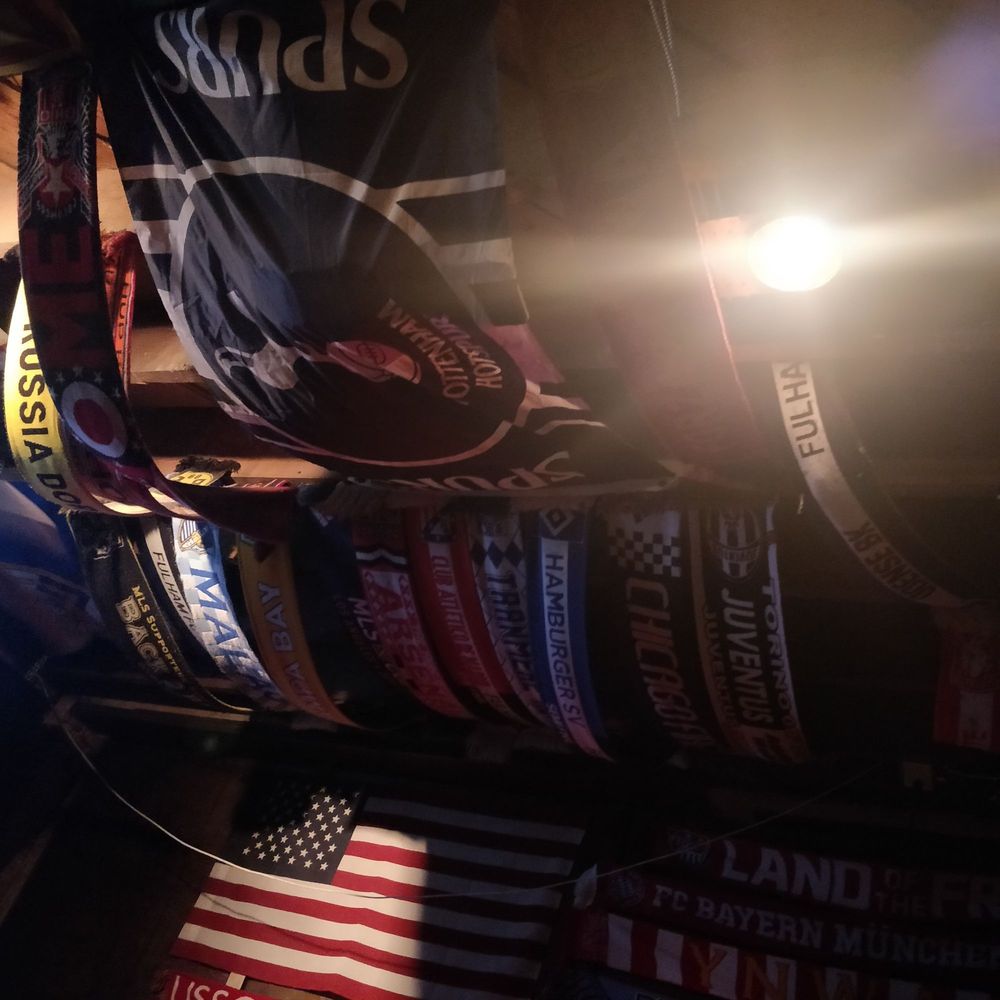 COURTYARD HOOLIGANS - 15 Photos & 44 Reviews - Sports Bars - 140 ...