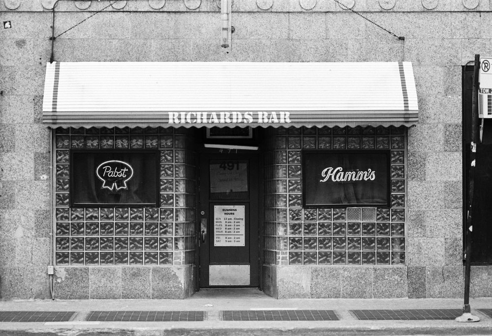 RICHARD’S BAR - Updated July 2024 - 111 Photos & 335 Reviews - 491 N ...
