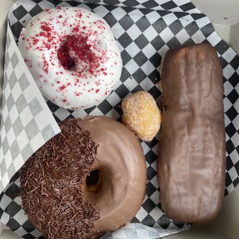 CRAFTED DONUTS - Updated May 2025 - 1090 Photos & 553 Reviews - 18011 ...