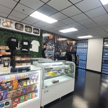 STIIIZY - FRESNO - Updated January 2025 - 40 Photos - 6929 N Willow Ave ...