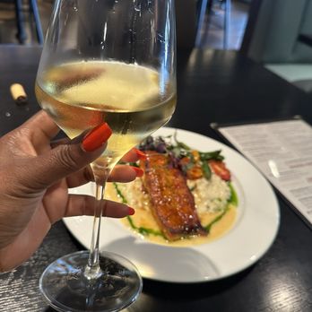 ENTOURAGE - Updated August 2024 - 296 Photos & 139 Reviews - 796 ...