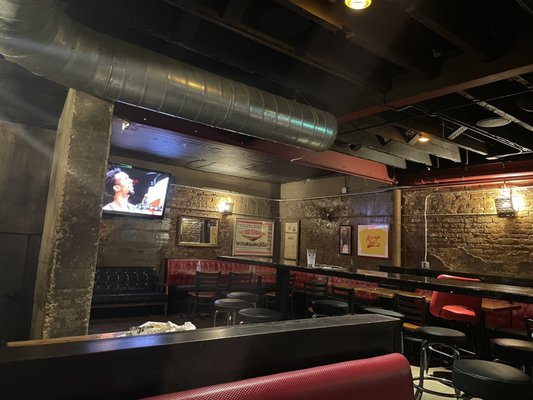 BARDOG TAVERN - Updated May 2025 - 329 Photos & 426 Reviews - 73 Monroe ...