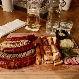 BERLINER PUB - 547 Photos & 611 Reviews - German - 221 Main Ave S ...