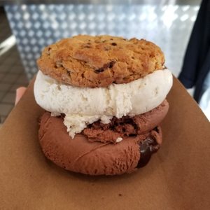 MOOTIME CREAMERY - 760 Photos & 713 Reviews - Ice Cream & Frozen Yogurt ...