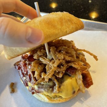 CHOM BURGER - Updated March 2025 - 116 Photos & 116 Reviews - 496 N ...