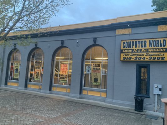 COMPUTER WORLD - Updated November 2024 - 146 Photos & 595 Reviews ...