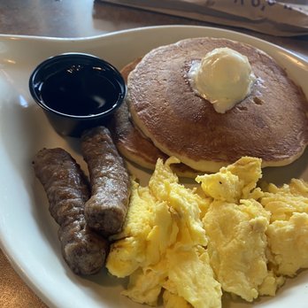 HUCKLEBERRY’S: BREAKFAST & LUNCH - Updated November 2024 - 263 Photos ...