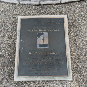 POINT PLACE LIGHTHOUSE - Updated October 2025 - Bay View Park, Toledo ...