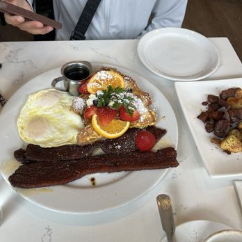 SWEET MAPLE - Updated August 2024 - 7666 Photos & 4899 Reviews - 2101 ...