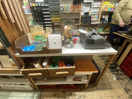 DRAW ART STORE - Updated July 2025 - 21 Cresswell Lane, Glasgow, United ...