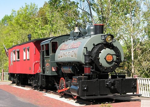GRAND PACIFIC JUNCTION CABOOSE - Updated January 2026 - 8082 Columbia ...
