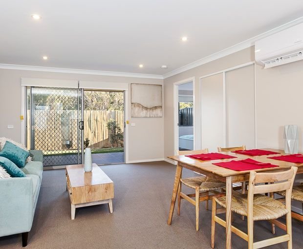 OAK TREE - Updated October 2025 - 22 Cypress St, Cardiff New South ...