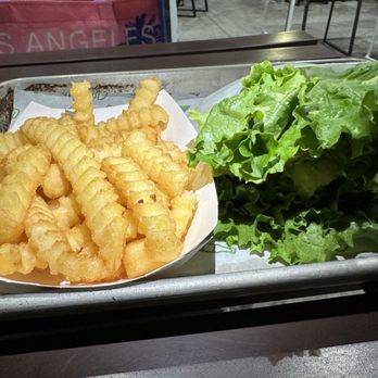 SHAKE SHACK PASADENA - Updated December 2024 - 465 Photos & 390 Reviews ...