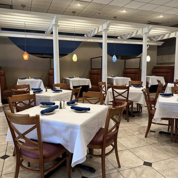 DEMETRI’S GREEK RESTAURANT - Updated July 2025 - 274 Photos & 293 ...