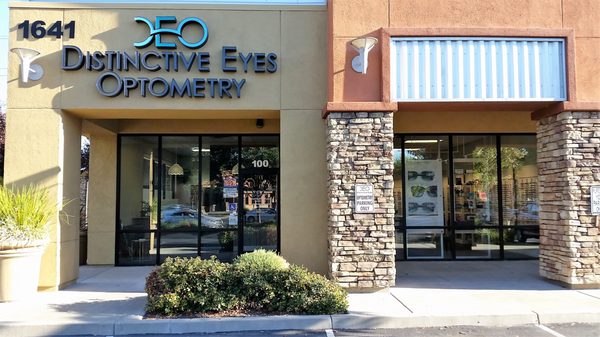 DISTINCTIVE EYES OPTOMETRY - Updated January 2026 - 21 Photos & 21 ...
