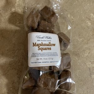 VANDE WALLE’S CANDIES - 28 Photos & 30 Reviews - 400 N Mall Dr ...