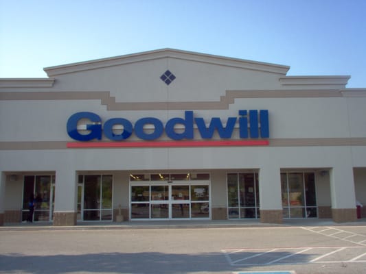 GOODWILL OF ARKANSAS RETAIL STORE & DONATION CENTER - 82 Photos - 3105 ...