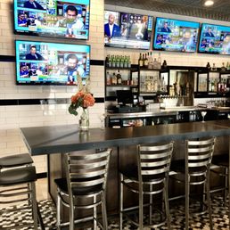 PEPPINO’S PIZZERIA & SPORTS GRILLE - Updated June 2025 - 77 Photos & 58 ...