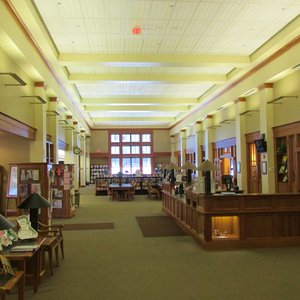 GLADYS E. KELLY PUBLIC LIBRARY - Updated June 2025 - 16 Photos - 2 Lake ...