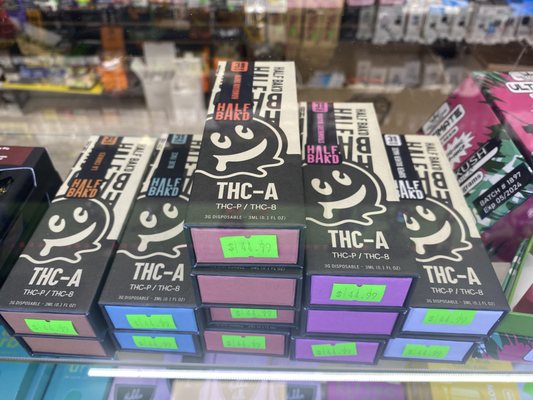 VAPE 411 AND SMOKE - Updated October 2025 - 90 Photos - 100 Frankfurt ...