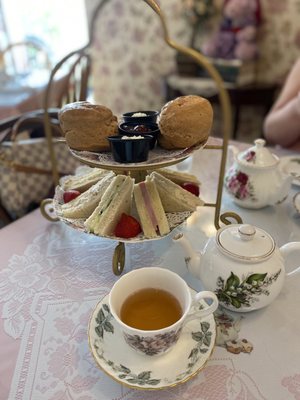 BRAMBLES ENGLISH TEA ROOM - 106 Photos & 56 Reviews - 340 5th Ave S ...