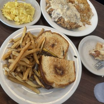 FLAT TIRE DINER - Updated October 2024 - 216 Photos & 205 Reviews ...