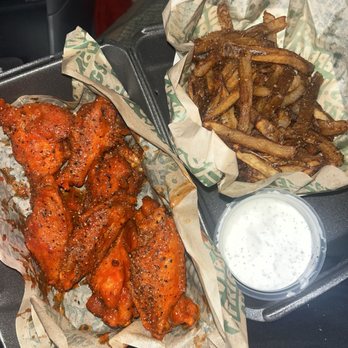 WINGSTOP - Updated August 2025 - 41 Photos & 27 Reviews - 350 Promenade ...