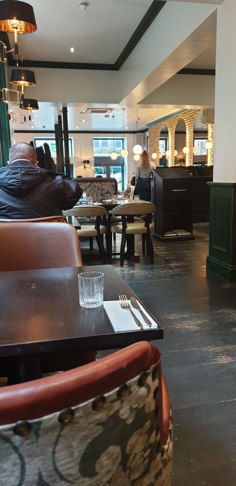 CASTLE ST TOWNHOUSE - Updated November 2024 - 25-27 Castle Street ...