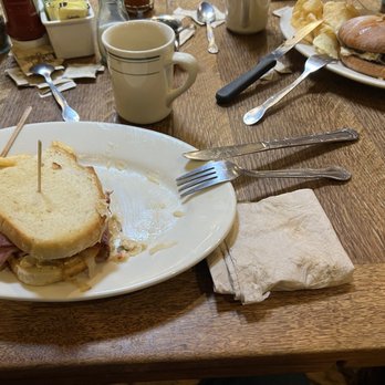 CALICO CUPBOARD CAFE AND BAKERY - MOUNT VERNON - Updated August 2024 ...