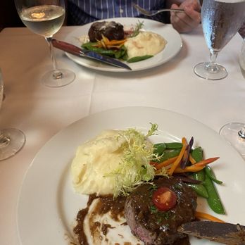 HARRIS’ RESTAURANT - Updated November 2024 - 2412 Photos & 2214 Reviews ...