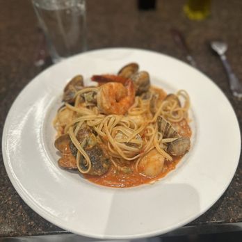 LA FAMIGLIA - Updated April 2025 - 420 Photos & 430 Reviews - 170 S ...