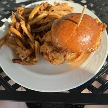 RISER TAVERN ON THE LINKS - Updated October 2025 - 10 Photos & 15 ...