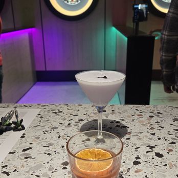 BIRDEEZ - Updated July 2025 - 227 Photos & 71 Reviews - 151 N Sierra St ...