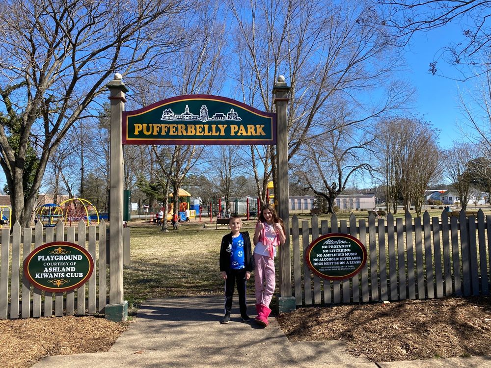 PUFFERBELLY PARK - Updated February 2025 - 14 Photos - 601 England St ...