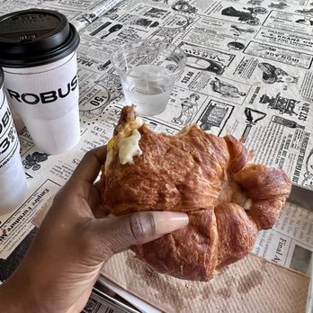 ROBUST COFFEE LOUNGE - Updated December 2025 - 217 Photos & 390 Reviews ...