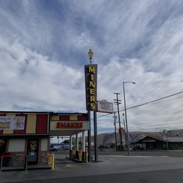 MINER’S DRIVE-IN RESTAURANT - Updated January 2025 - 450 Photos & 709 ...