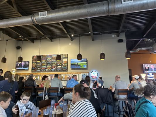 MR BREWS TAPHOUSE - Updated May 2024 - 43 Photos & 27 Reviews - 5525 ...