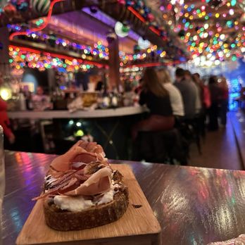 HUBBARD INN - Updated July 2025 - 537 Photos & 286 Reviews - 110 W ...